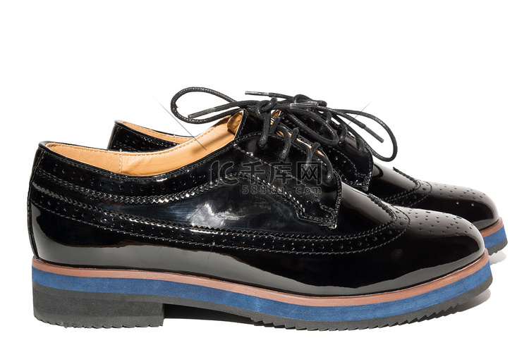 白色背景中的女鞋高清摄影大图-千库网