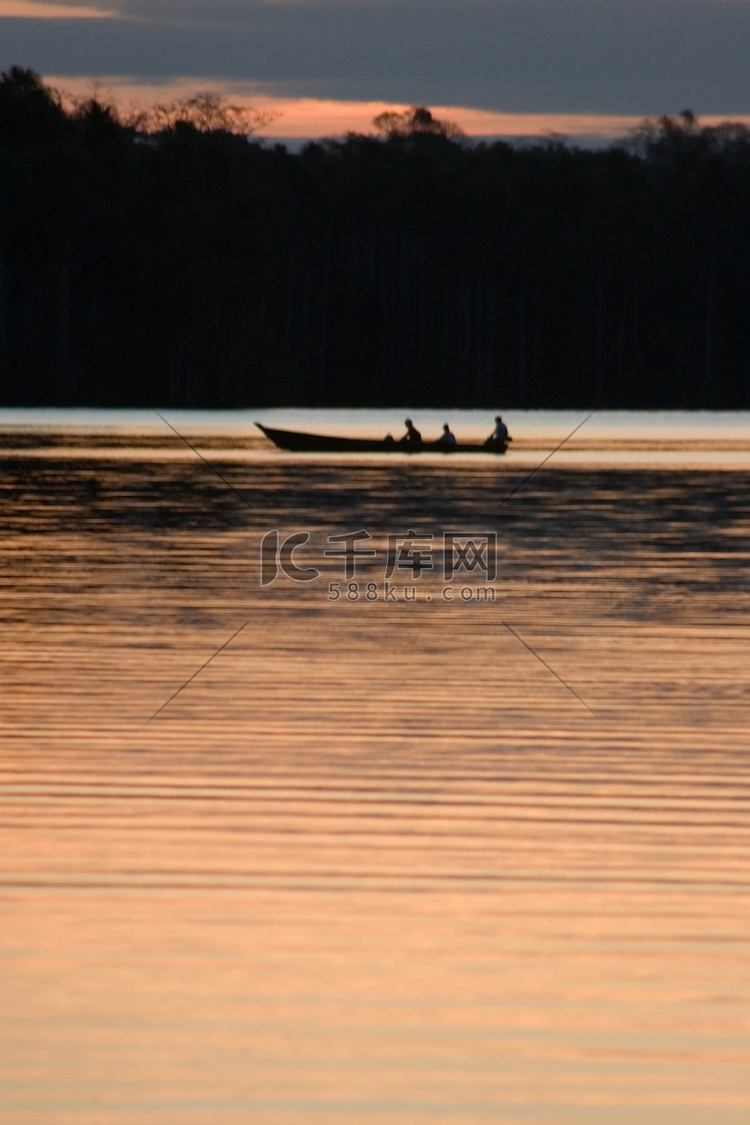 桑多瓦尔湖高清摄影大图-千库网