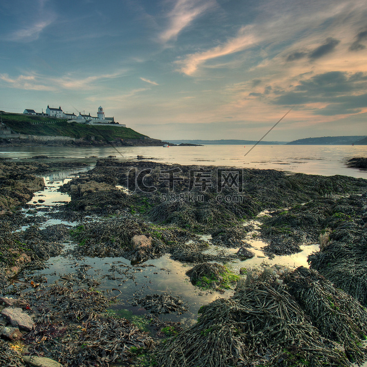 灯塔爱尔兰海海岸高清摄影大图-千库网
