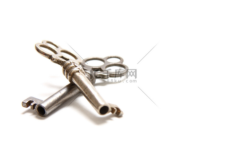两个金属钥匙高清摄影大图-千库网