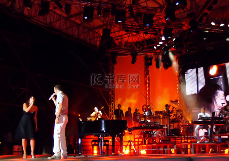 Gigi dAlessio 和 Ira Losco高清摄影大图-千库网