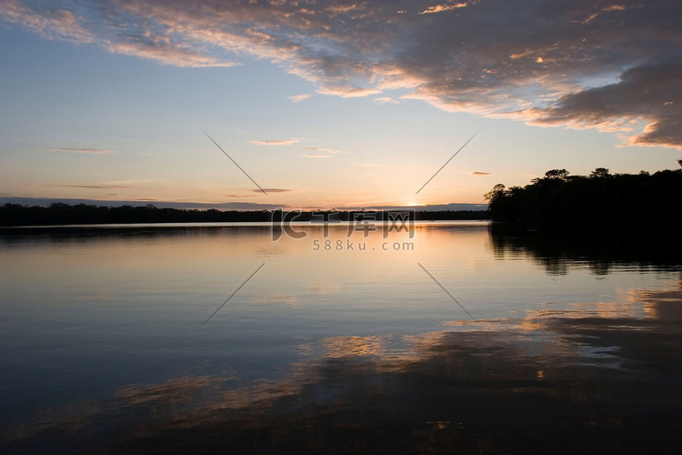 桑多瓦尔湖高清摄影大图-千库网