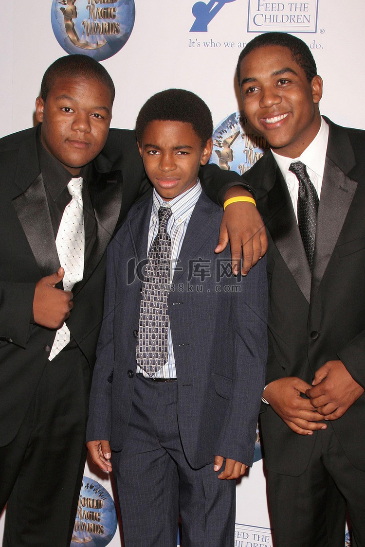 Kyle Massey 与 Avery Johnson Jr 和 Christopher Massey /ImageCollect高清摄影大图-千库网