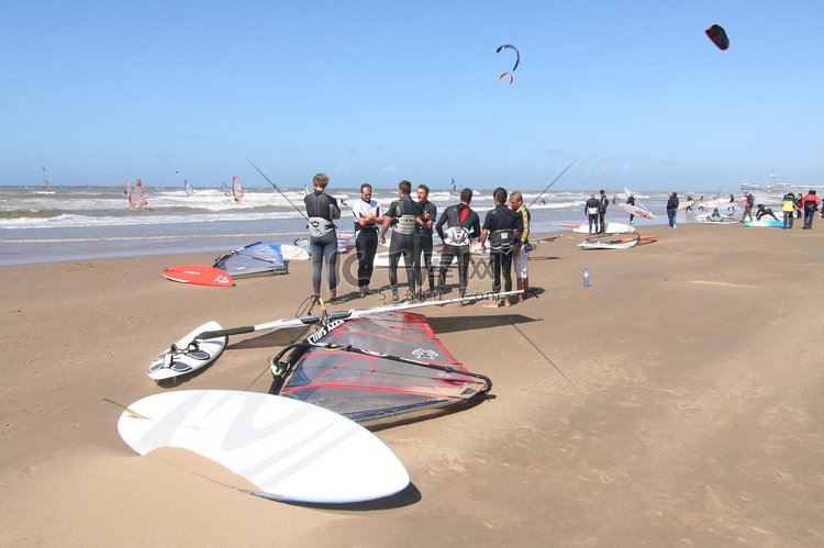 冲浪者和冲浪板高清摄影大图-千库网