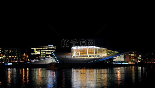 奥斯陆新歌剧院的夜景高清摄影大图-千库网