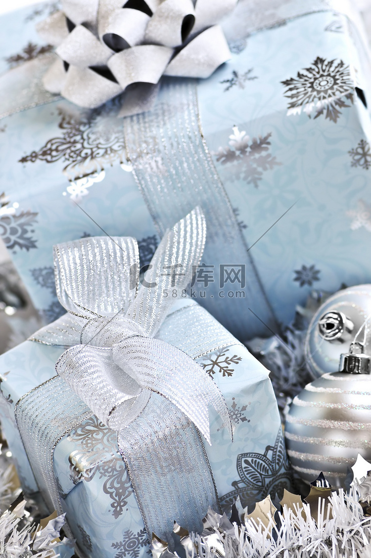 圣诞礼品盒高清摄影大图-千库网