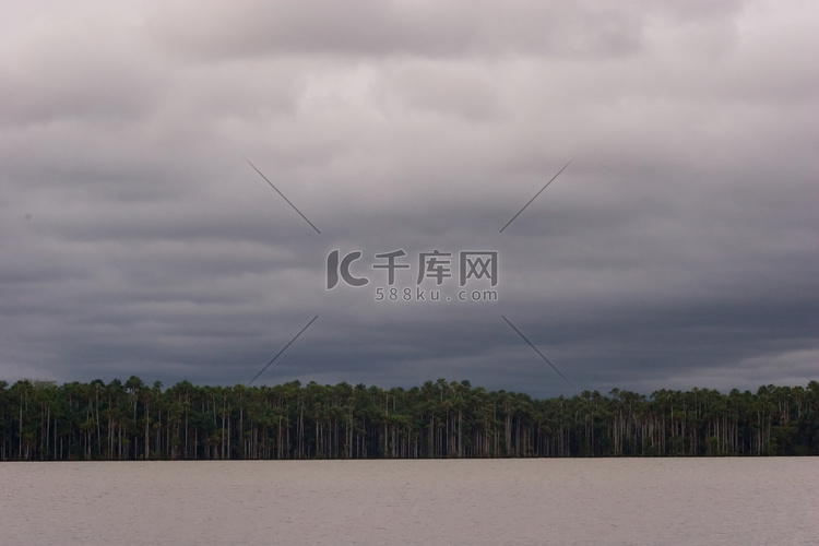 桑多瓦尔湖高清摄影大图-千库网