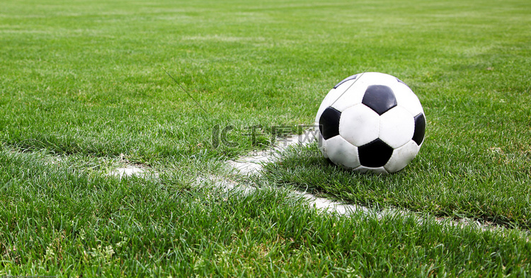 足球球特写高清摄影大图-千库网