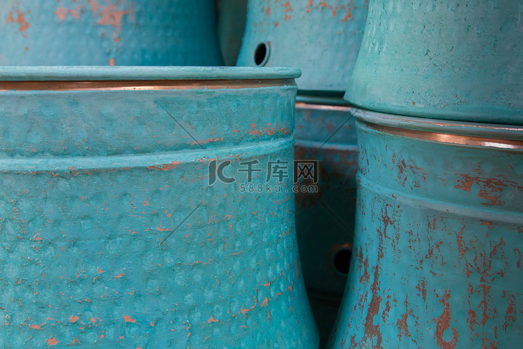 绿松石和铜锅高清摄影大图-千库网