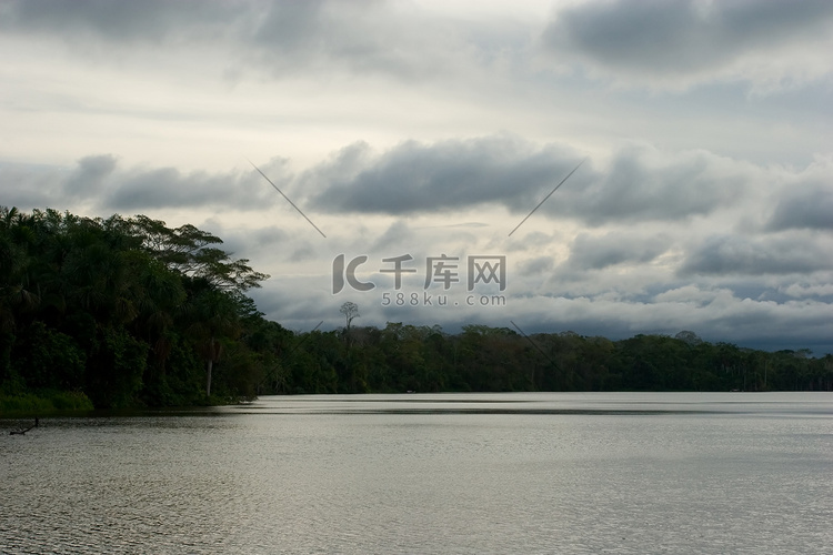 桑多瓦尔湖高清摄影大图-千库网