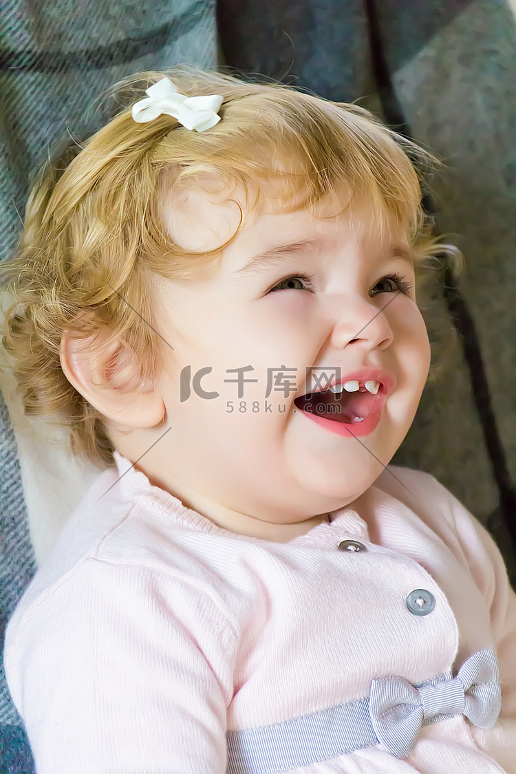 可爱的婴儿高清摄影大图-千库网