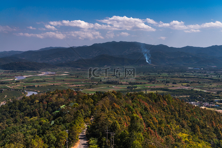 从 wat thaton 在 mae ai chiangmai the nort 的山景点高清摄影大图-千库网