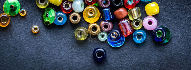 彩色玻璃珠的顶视图高清摄影大图-千库网