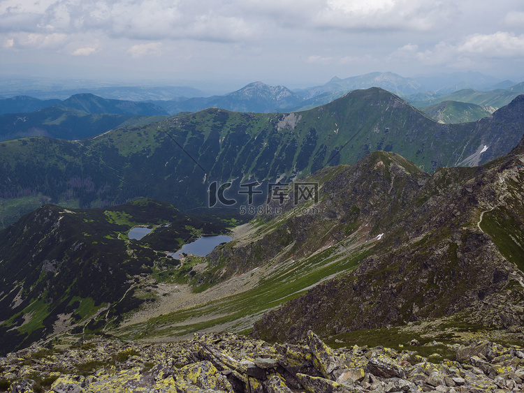 从西塔特拉山脉或 Rohace 全景的 Banikov 峰看。高清摄影大图-千库网