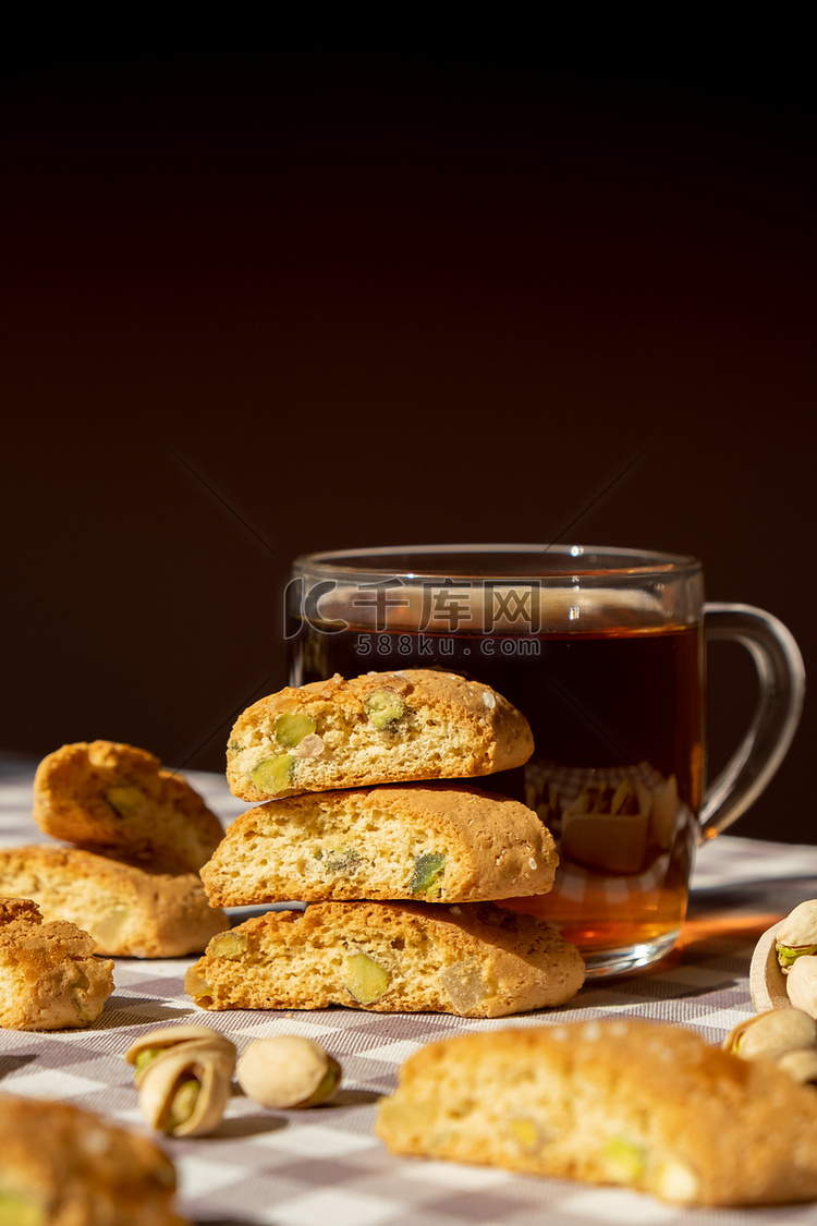 Biscotti Cantuccini 曲奇饼干配开心果和柠檬皮脆饼。高清摄影大图-千库网