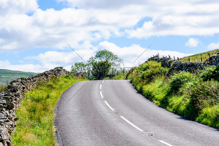 英国湖区的柯克斯通山口公路，高清摄影大图-千库网