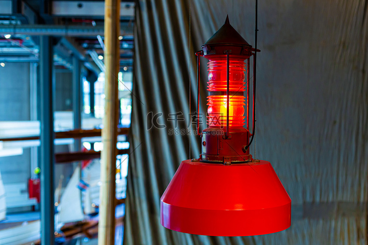 船上照明灯笼特写高清摄影大图-千库网