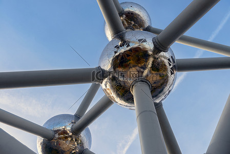 与天空的原子模型高清摄影大图-千库网