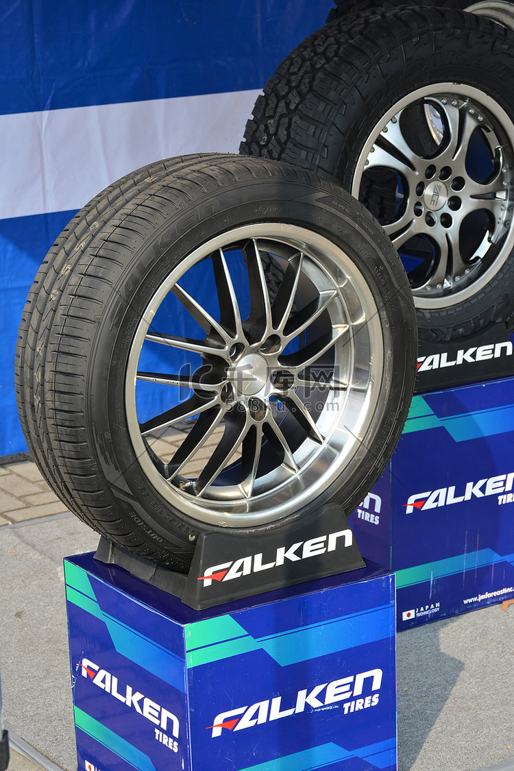 Falken 轮胎在 Bumper to Bumper 15 车展上的展位展示高清摄影大图-千库网