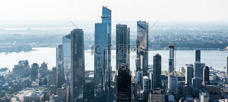 日落时纽约市哈德逊广场天际线的全景高清摄影大图-千库网