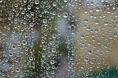 窗户上的雨滴高清摄影大图-千库网