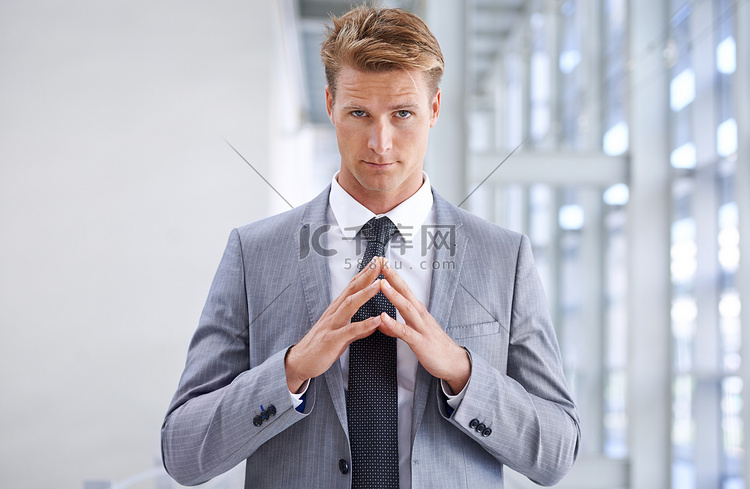 他是一个精明的战略家。高清摄影大图-千库网