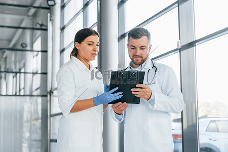 忙碌的人们。高清摄影大图-千库网