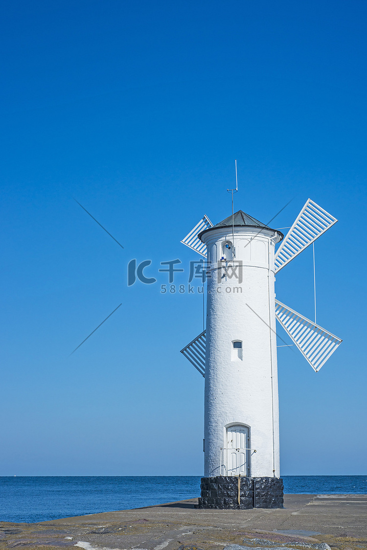 斯维诺乌伊希切，小镇的地标 Stawa Mlyny高清摄影大图-千库网