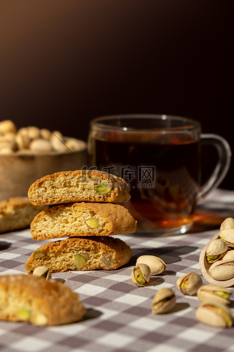 Biscotti Cantuccini 曲奇饼干配开心果和柠檬皮脆饼。高清摄影大图-千库网