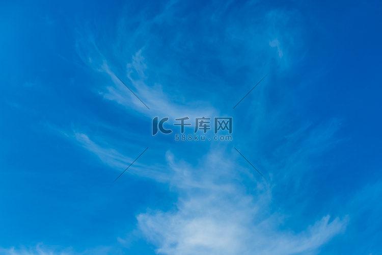 白色卷云天气变化风自然背景反对蓝天高清摄影大图-千库网