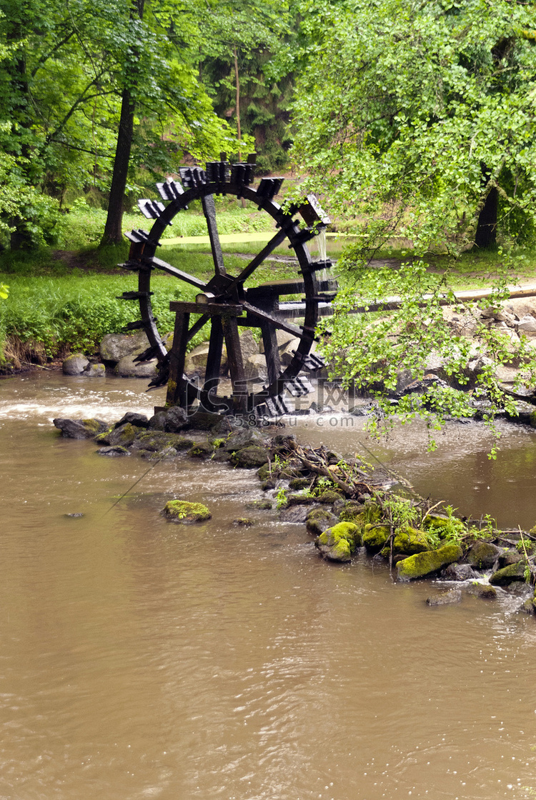 在远足径上 Goldsteig，德国高清摄影大图-千库网