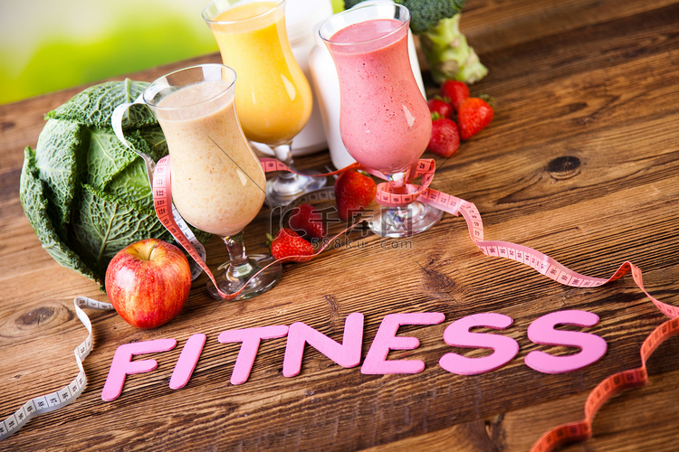 维生素和健身饮食，哑铃高清摄影大图-千库网