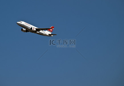 马耳他航空 9H-AEH高清摄影大图-千库网