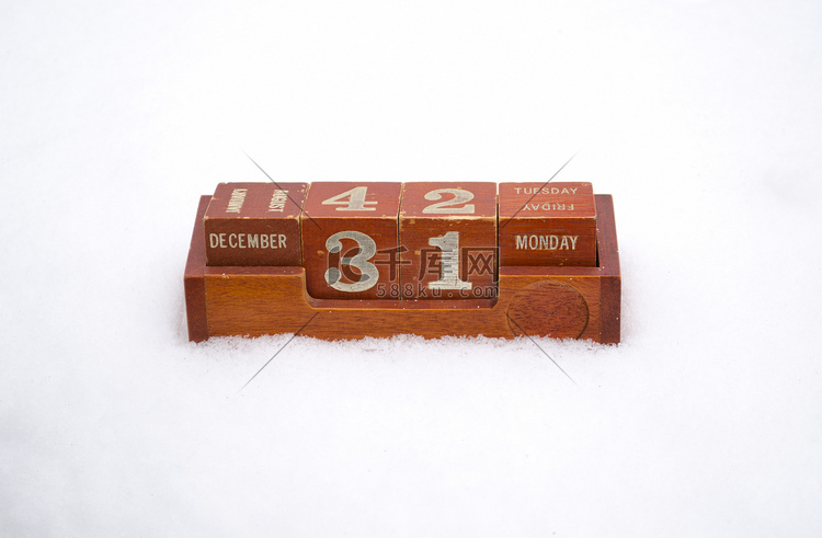 日历 2012 年新年 12 月 31 日雪冬天高清摄影大图-千库网