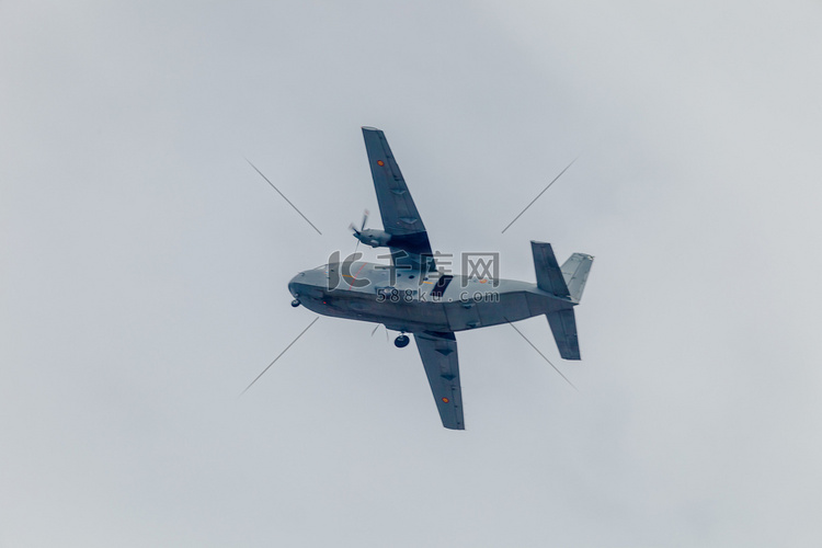 飞机 CASA C-212高清摄影大图-千库网