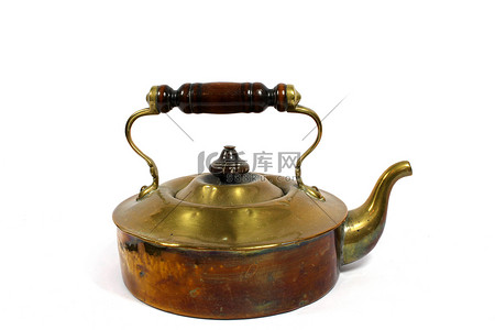 白色背景金属古董古董水壶或茶壶高清摄影大图-千库网