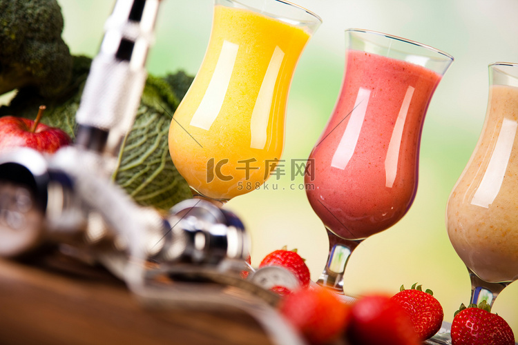 健康饮食、蛋白质奶昔、运动和健身高清摄影大图-千库网