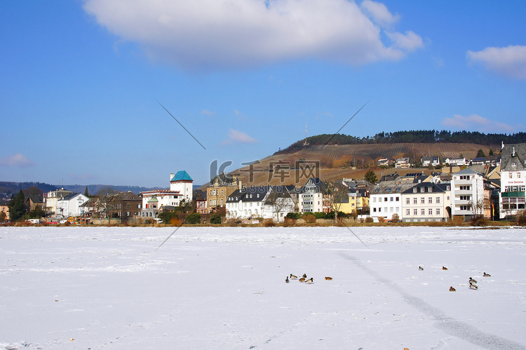 Traben-Trarbach 冷冻摩泽尔河高清摄影大图-千库网