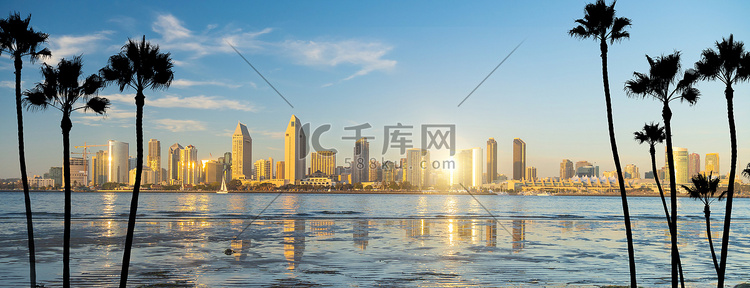 美国加利福尼亚州圣地亚哥市中心的天际线高清摄影大图-千库网