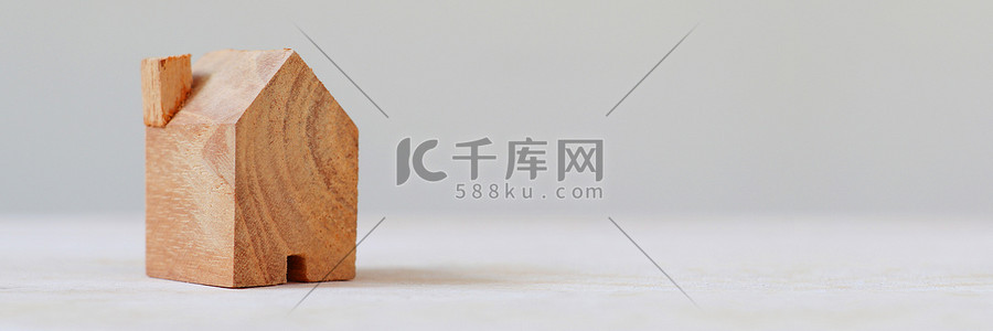 木屋模型，右侧有复制空间。高清摄影大图-千库网