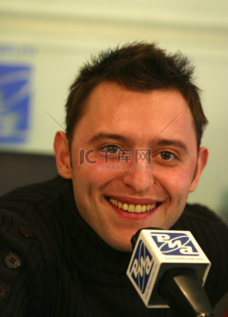 俄罗斯歌手 Roman Bilyk高清摄影大图-千库网