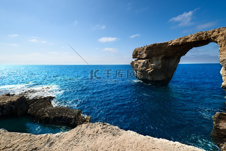 戈佐岛上的 Azure Window 地层高清摄影大图-千库网