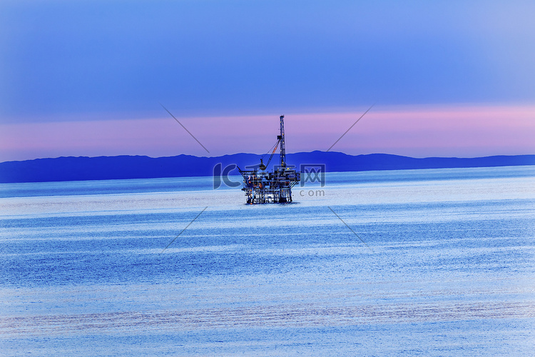Eilwood Offshore Oil Well Pacific Ocean 日落 Goleta California高清摄影大图-千库网