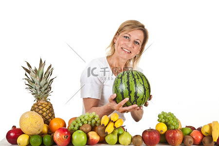 水果和金发可爱的女人高清摄影大图-千库网