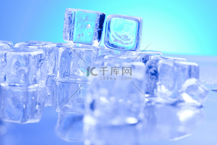 冰块背景，清新的蓝色主题高清摄影大图-千库网