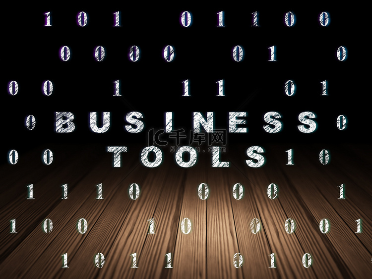 经营理念：垃圾暗室中的业务工具高清摄影大图-千库网