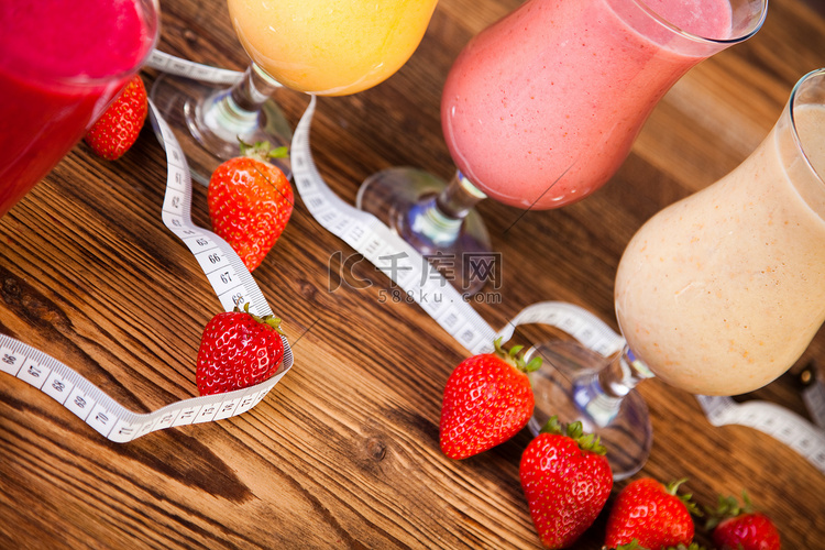 健康饮食、蛋白质奶昔、运动和健身高清摄影大图-千库网