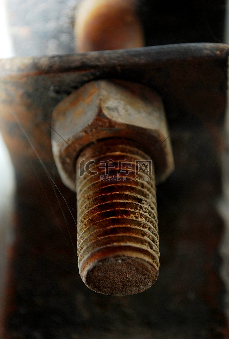 生锈的螺丝和螺母特写高清摄影大图-千库网