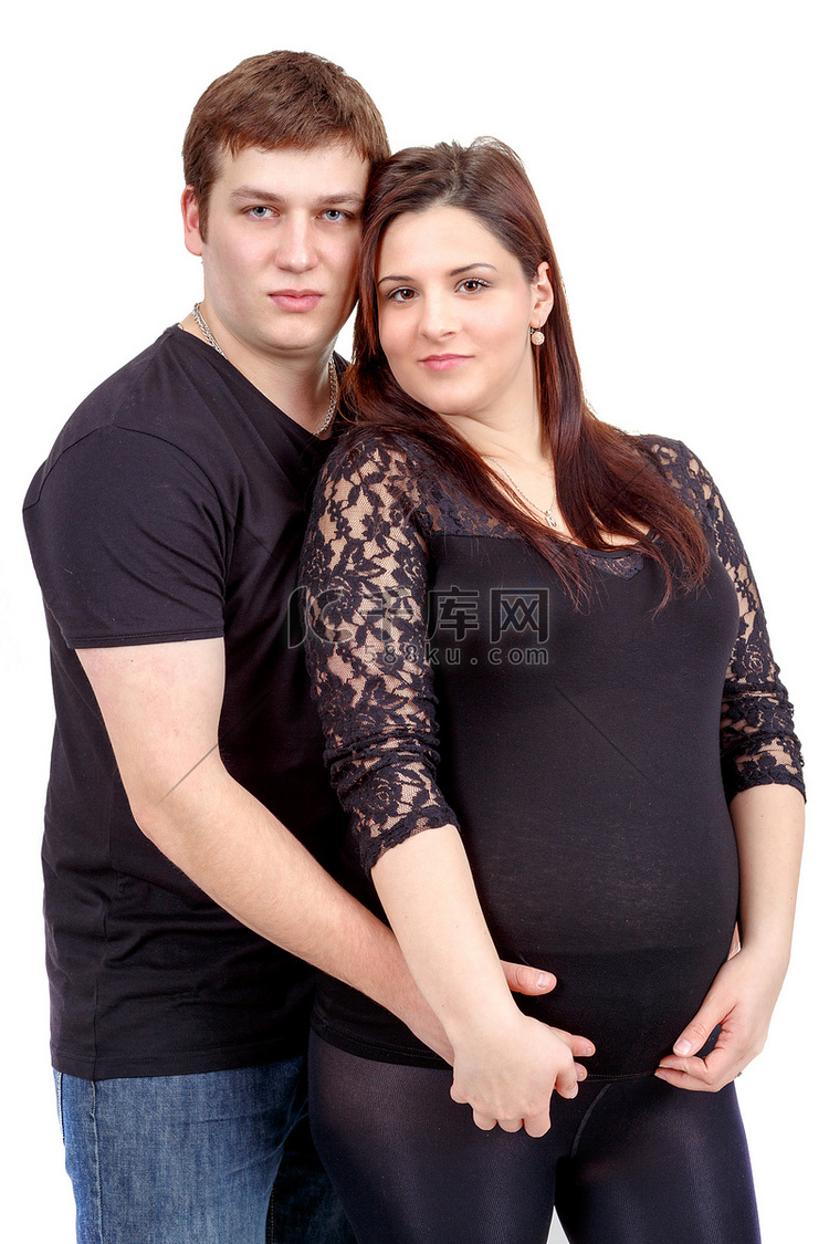 恩爱幸福的夫妻，孕妇和她的丈夫，孤立的 o高清摄影大图-千库网