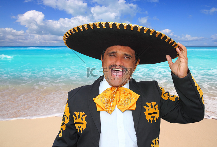Charro mariachi 在墨西哥海滩唱歌大喊高清摄影大图-千库网